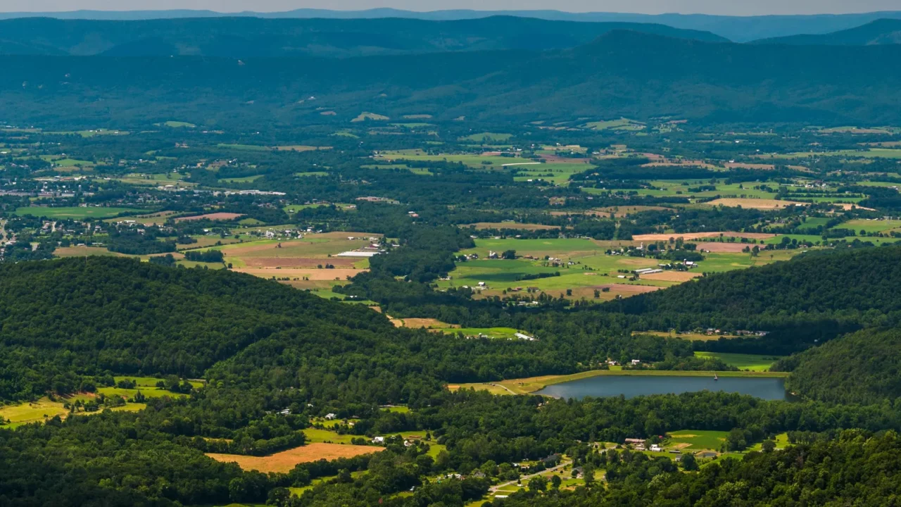 The quiet forest towns in America that feel completely magical - Gearth ...